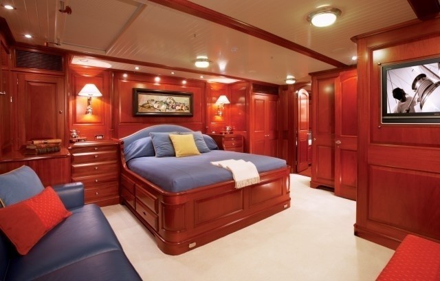 Yacht METEOR, Royal Huisman | CHARTERWORLD Luxury Superyacht Charters